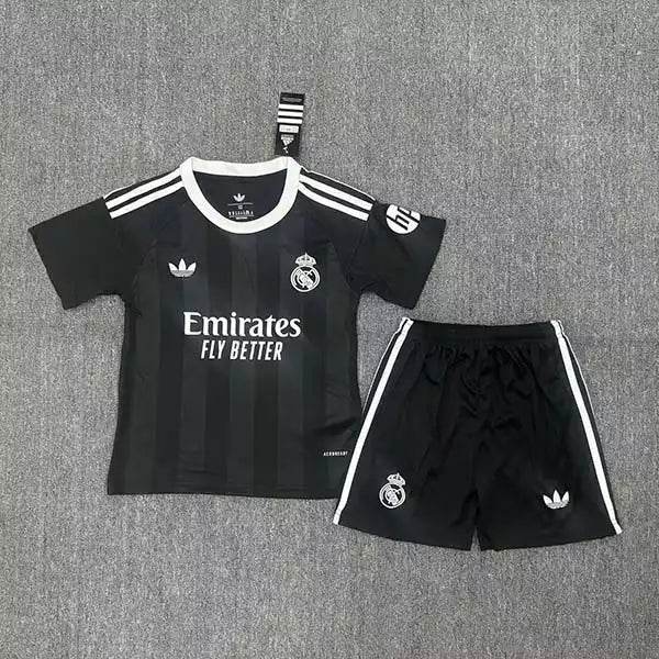 Real Madrid 2025/26 Goalkeeper Football Full Kit Black (KIDS) – AIDK Sport